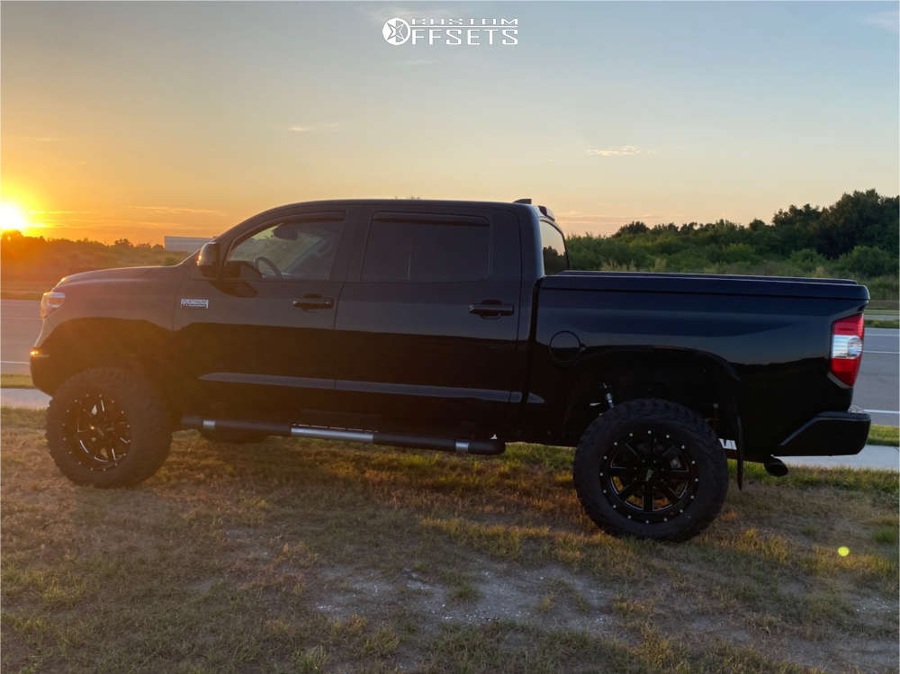 2020 Toyota Tundra with 20x10 -24 Moto Metal Mo962 and 35/12.5R20 AMP ...