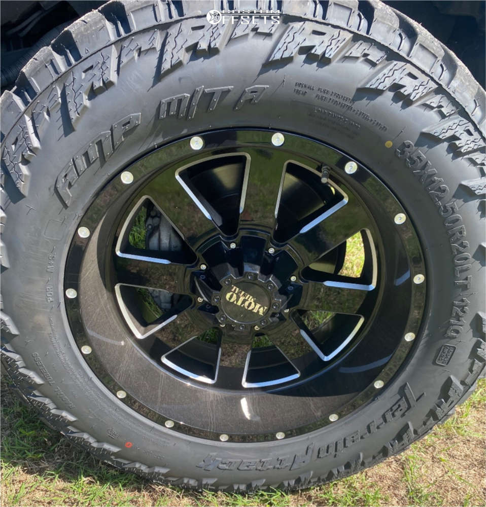 2020 Toyota Tundra with 20x10 -24 Moto Metal Mo962 and 35/12.5R20 AMP ...