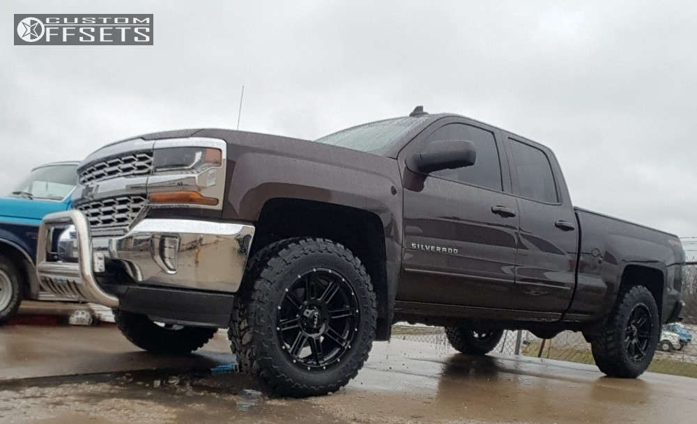 2016 Chevrolet Silverado 1500 with 20x9 Helo He900 and 275/65R20 Toyo ...