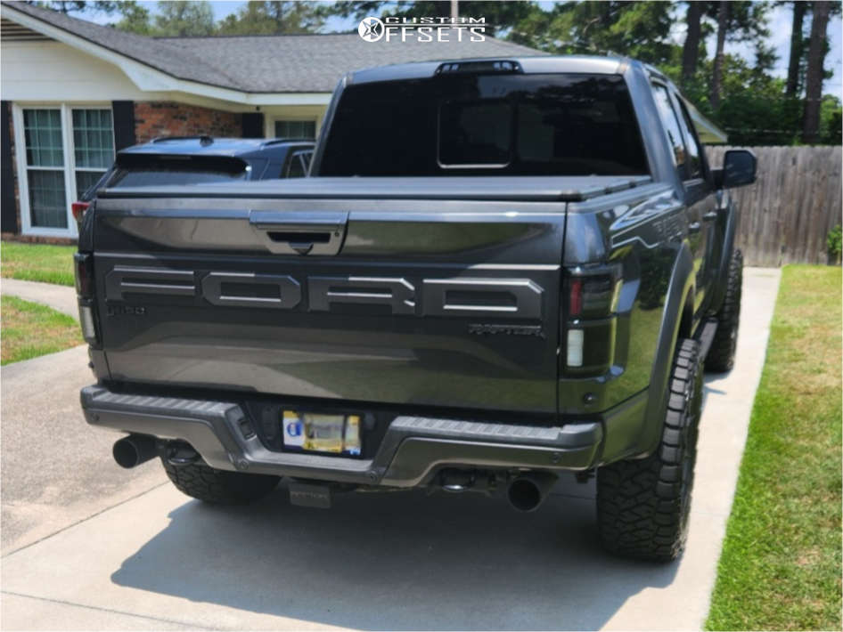 2019 Ford F-150 with 22x10 -18 Vossen Hf6-4 and 37/12.5R22 Toyo Tires ...