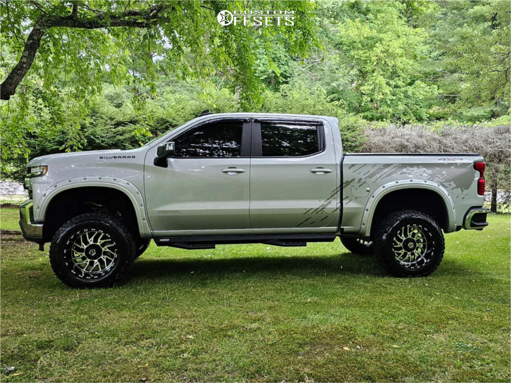 2020 Chevrolet Silverado 1500 with 20x12 -44 TIS 544mb and 35/12.5R20 ...