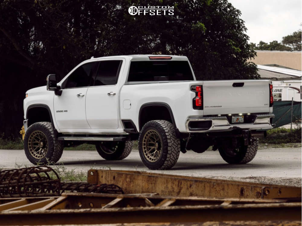 2024 Chevrolet Silverado 2500 HD with 22x12 -44 Vossen Hfx-1 and 37/13 ...