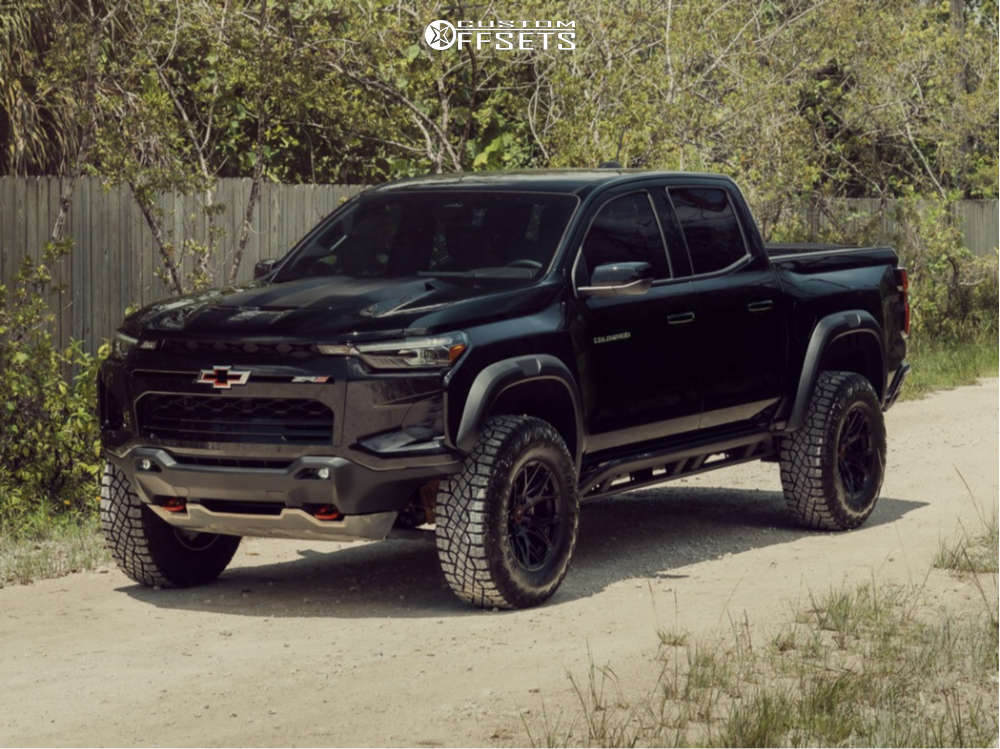 2024 Chevrolet Colorado with 17x9 0 Vossen Hf6-4 and 285/70R17 Goodyear ...