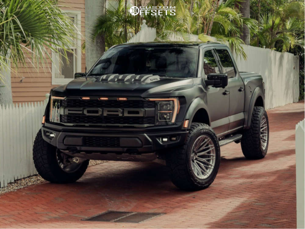 2022 Ford F-150 with 22x12 -44 Vossen Vfx-04 and 37/13.5R22 Nitto Ridge ...