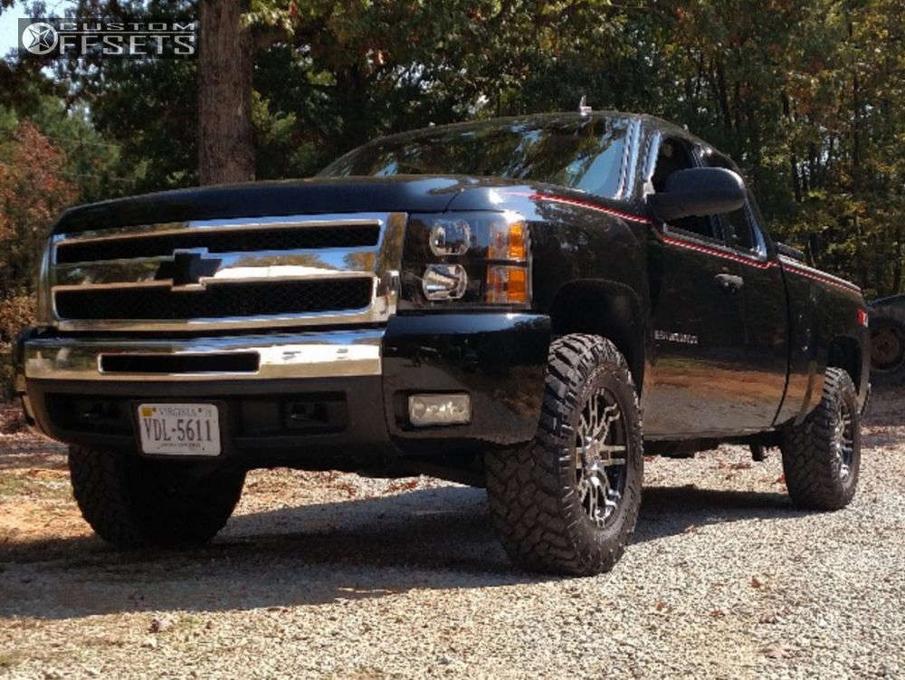 2009 Chevrolet Silverado 1500 with 17x8 0 Helo He835 and 285/70R17 ...