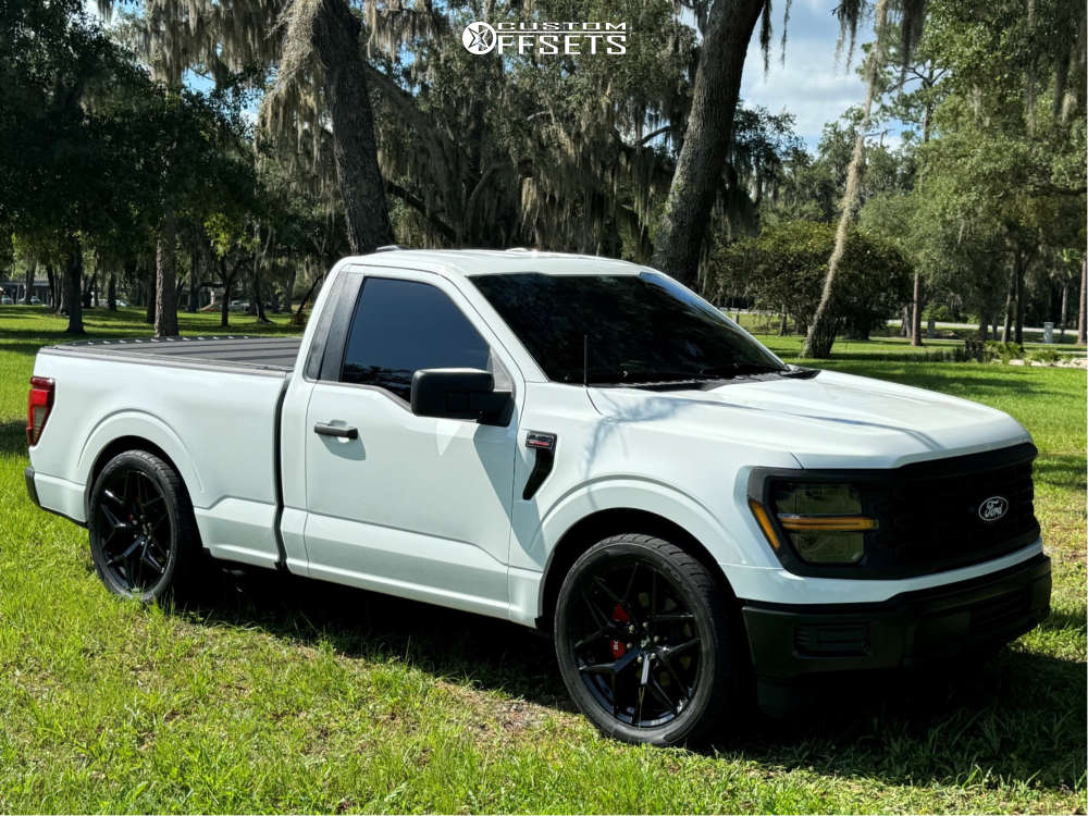 2024 Ford F-150 with 22x9.5 30 Niche Vice and 305/40R22 Toyo Tires ...