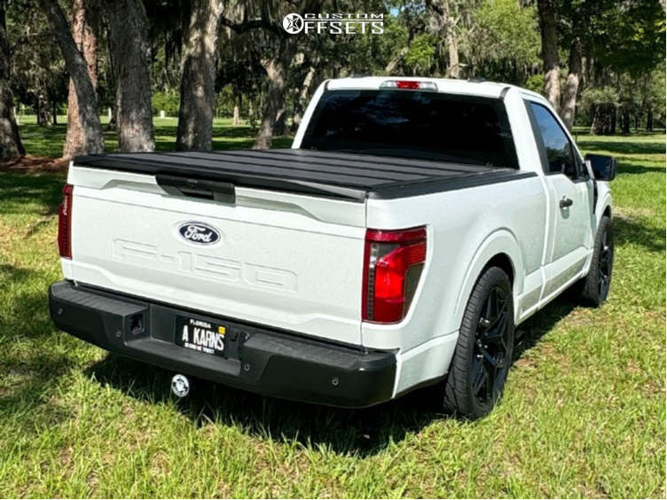2024 Ford F-150 with 22x9.5 30 Niche Vice and 305/40R22 Toyo Tires ...