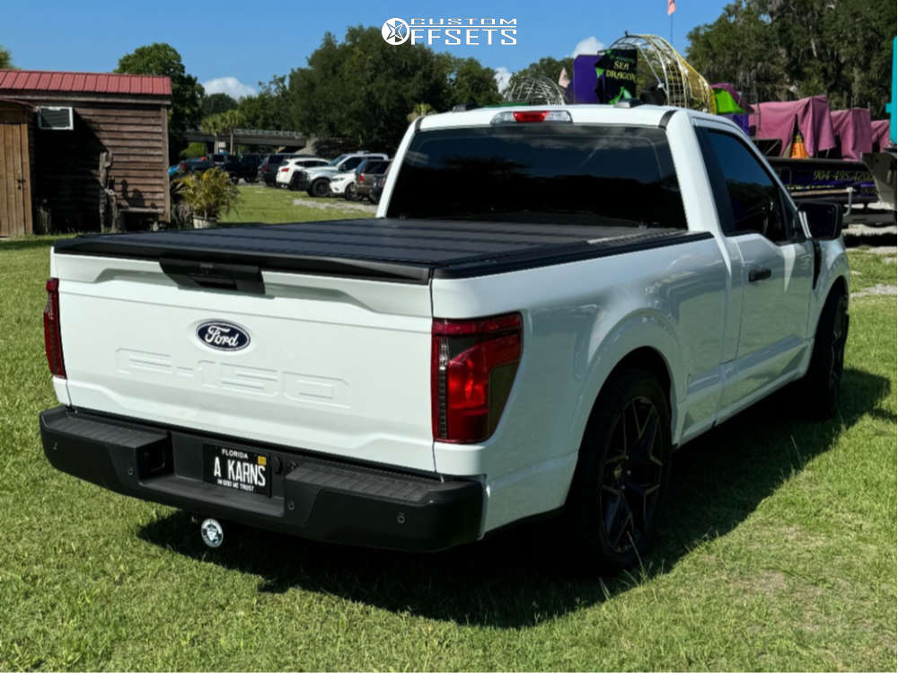 2024 Ford F-150 with 22x9.5 30 Niche Vice and 305/40R22 Toyo Tires ...