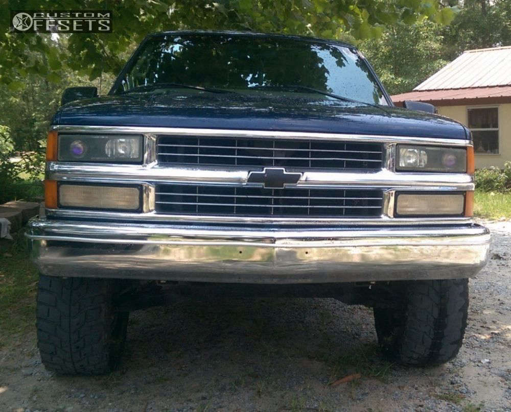1997 Chevrolet Tahoe with 17x9 -10 Eagle Alloy 50 and 33/12.5R17 Mickey ...