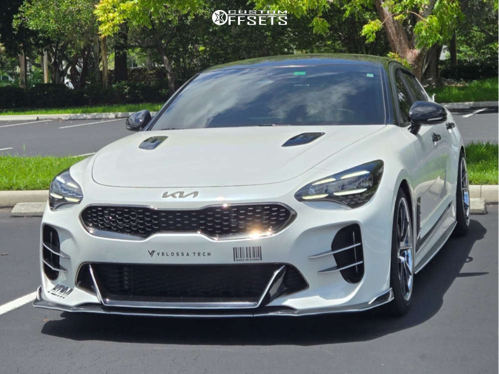 2022 Kia Stinger with 19x8.5 35 Ferrada Cm2 and 245/35R19 Lexani Lx ...