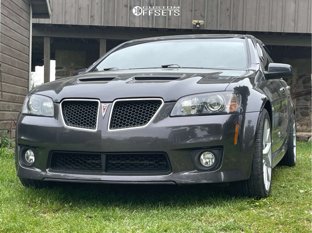 2009 Pontiac G8 with 19x8.5 35 Aodhan Aff7 and 255/40R19 Lexani Lx ...
