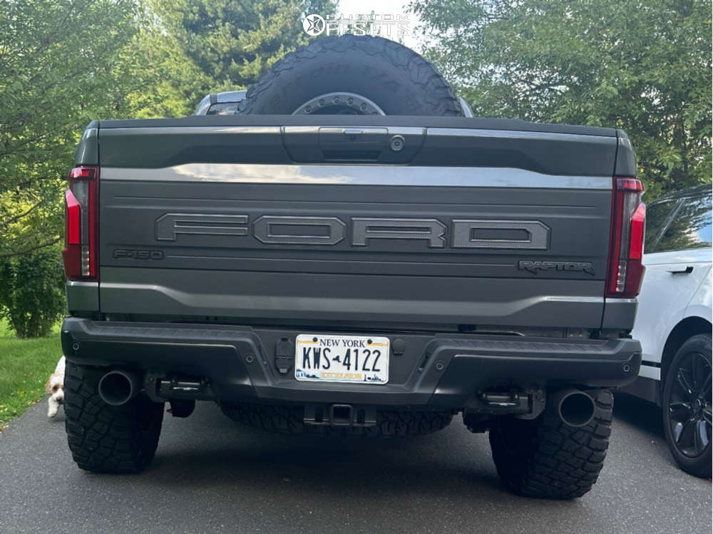 2024 Ford F-150 with 20x9.5 15 Vossen Hf6-4 and 37/12.5R20 BFGoodrich ...