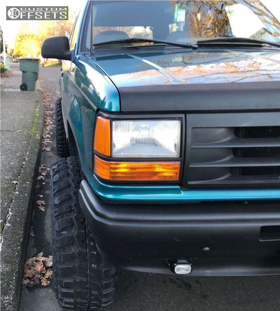 1993 Ford Explorer with 15x10 -44 Pro Comp Series 252 and 33/12.5R15 ...
