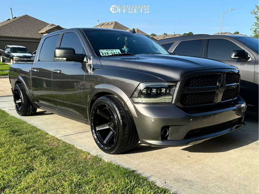 2017 Ram 1500 with 22x12 -44 4Play 4p63 and 315/30R22 Atturo Az850 and ...