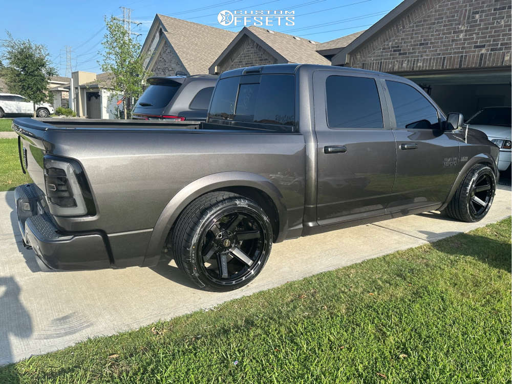 2017 Ram 1500 with 22x12 -44 4Play 4p63 and 315/30R22 Atturo Az850 and ...
