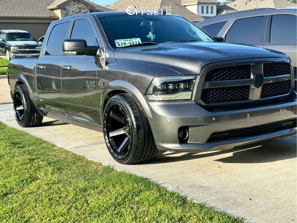 2017 Ram 1500 with 22x12 -44 4Play 4p63 and 315/30R22 Atturo Az850 and ...