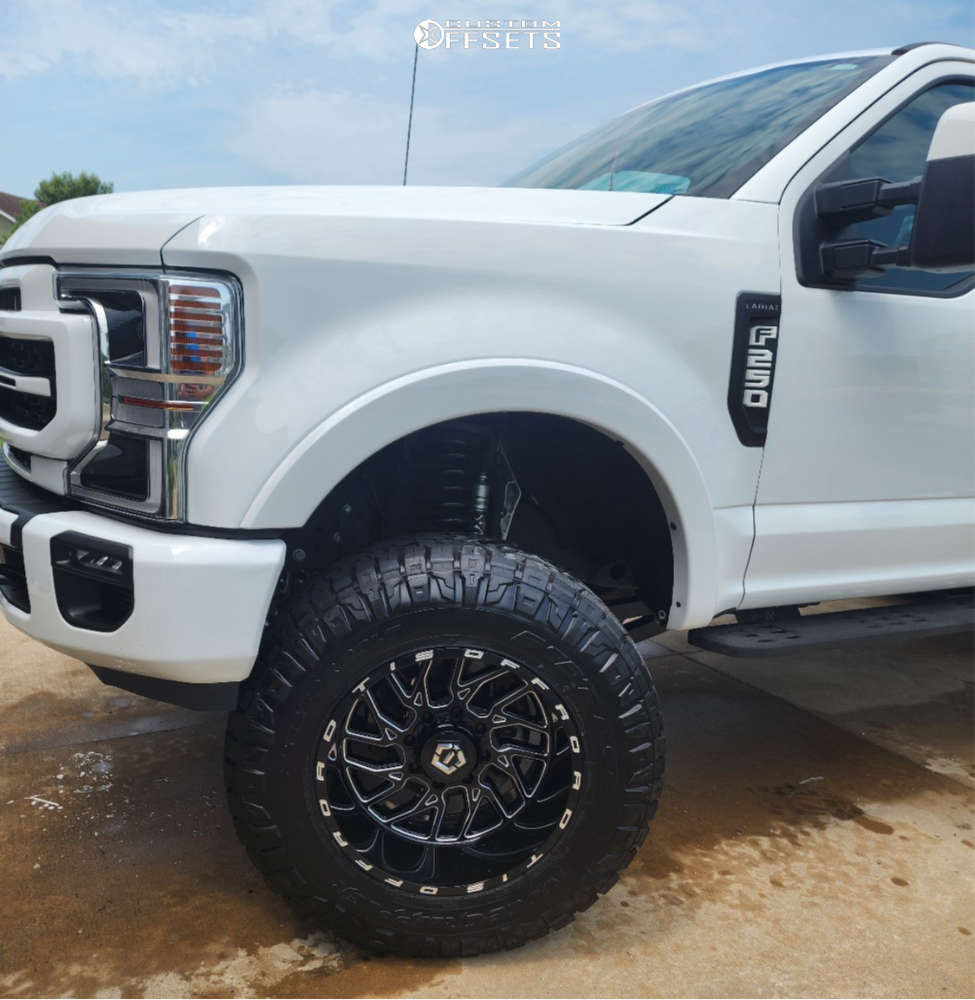 2022 Ford F-250 Super Duty with 20x12 -44 TIS 544bm and 37/12.5R20 ...