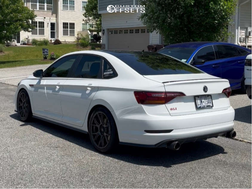 2019 Volkswagen Jetta with 18x8.5 43 Konig Ampliform and 245/35R18 ...