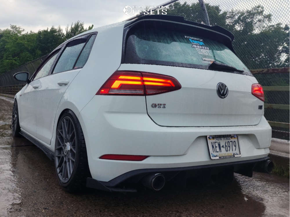 2020 Volkswagen GTI with 18x8.5 32 Rotiform Rse and 235/40R18 General G ...
