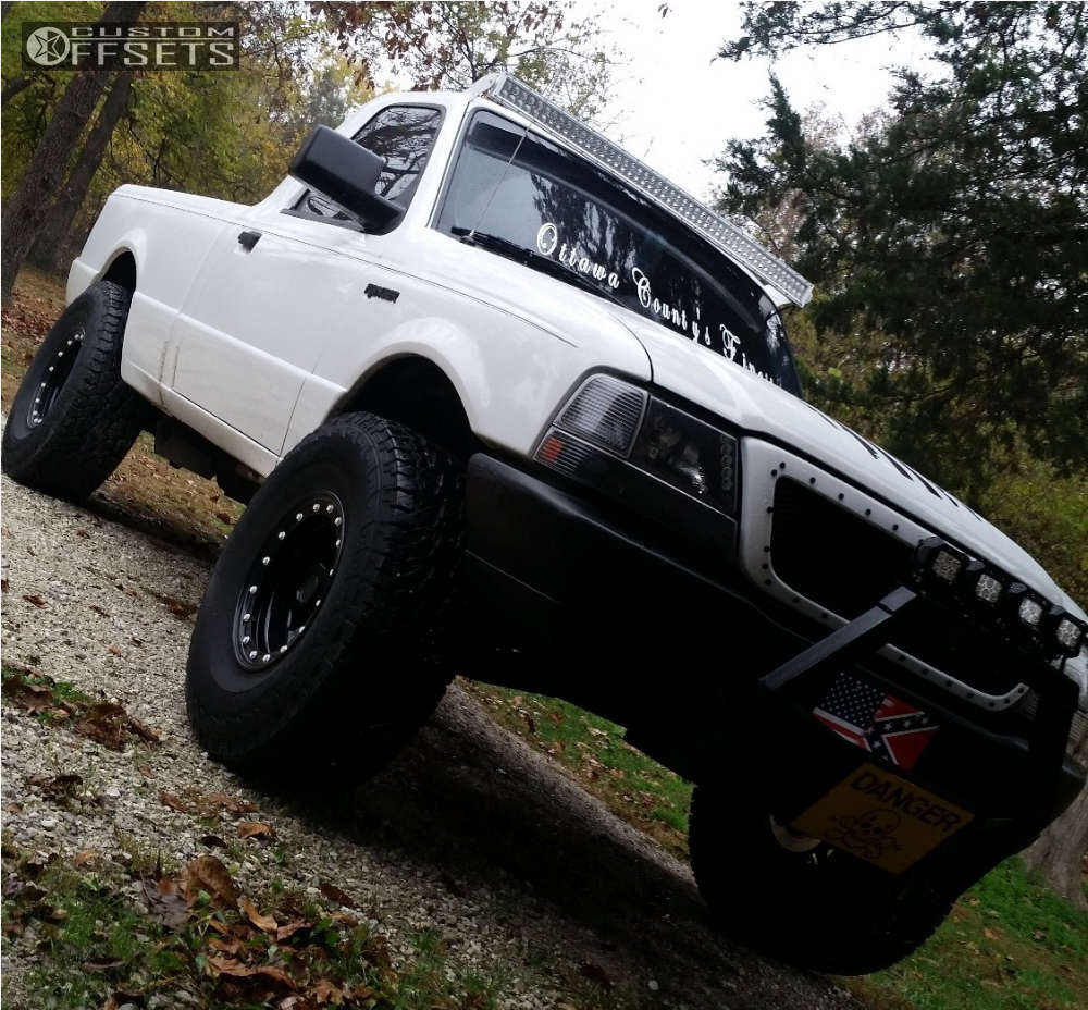1998 Ford Ranger with 15x8 Pro Comp Series 252 and 33/12.5R15 Hankook ...
