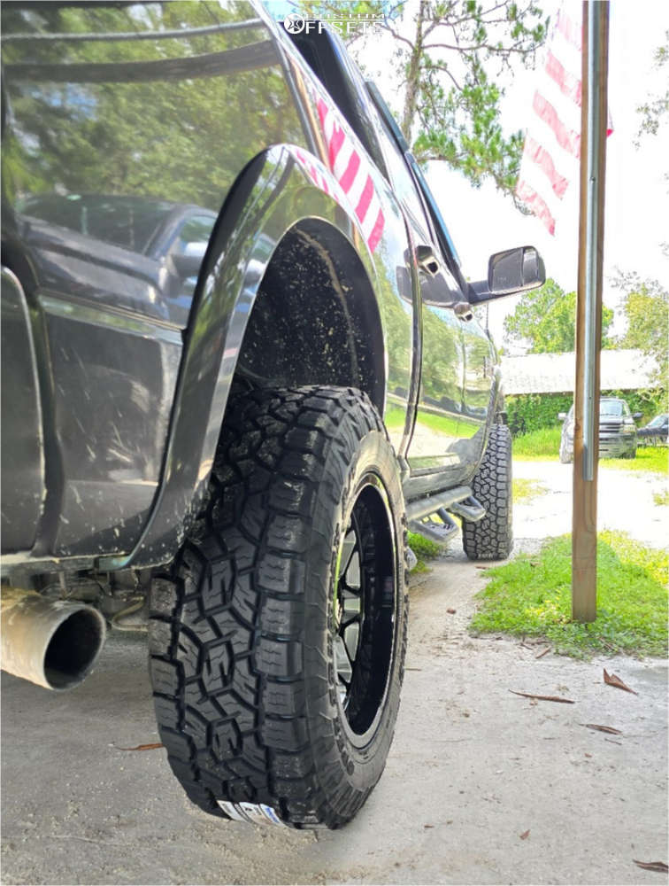 2018 Ram 2500 with 20x10 -25 Cali Offroad Invader and 285/65R20 Toyo ...