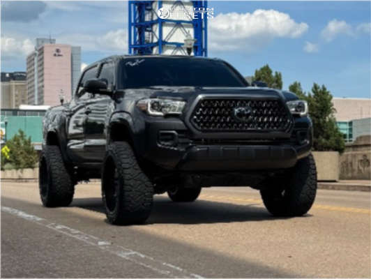 2021 Toyota Tacoma with 22x12 -51 Cali Offroad Invader and 33/12.5R22 ...