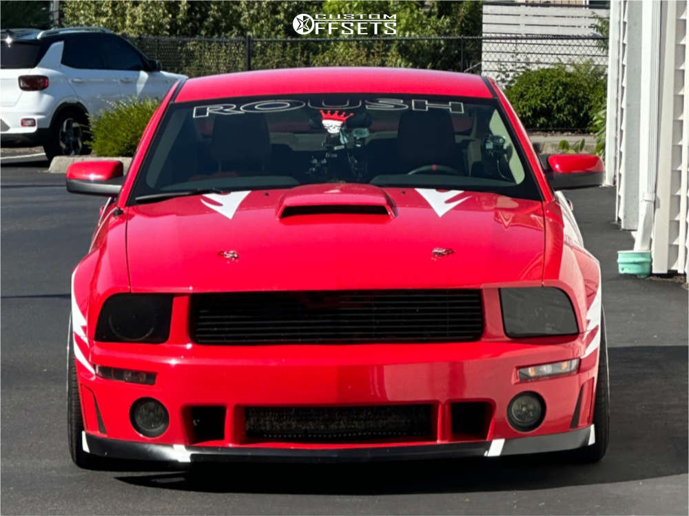 2005 Ford Mustang with 18x9.5 35 ESR Cr5 and 245/40R18 Lexani LX-Six II ...