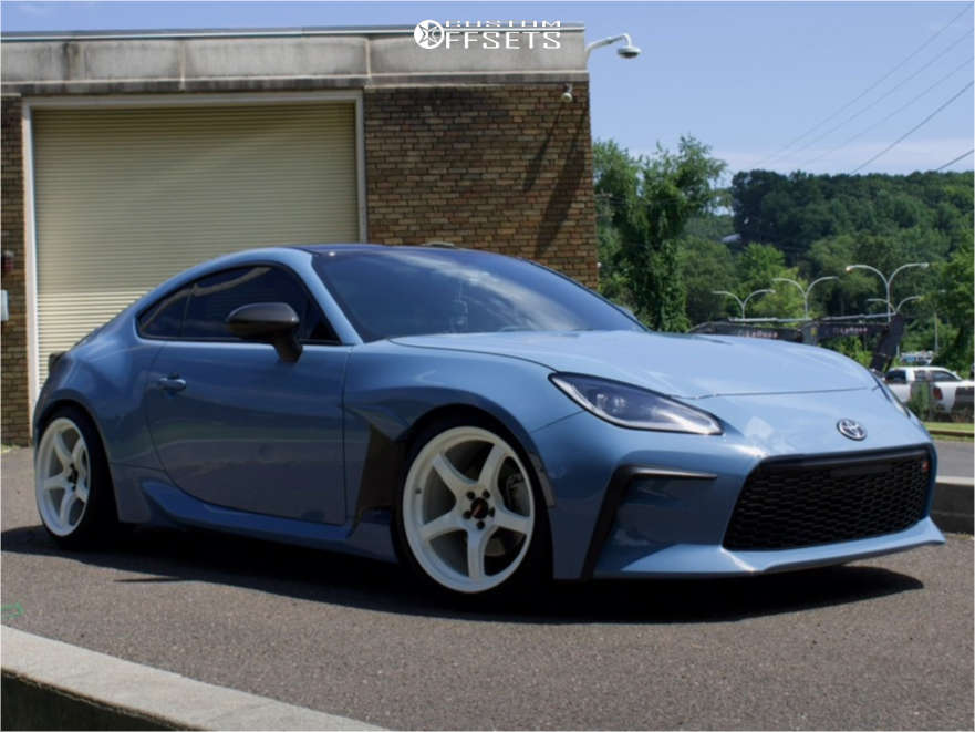 2022 Toyota GR86 with 18x9.5 35 Gram Lights 57cr and 225/40R18 Toyo ...