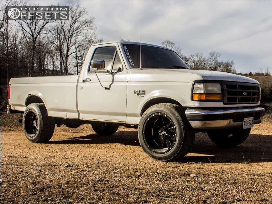 1995 Ford F-250 with 20x12 -44 Moto Metal Mo962 and 305/50R20 Nitto ...