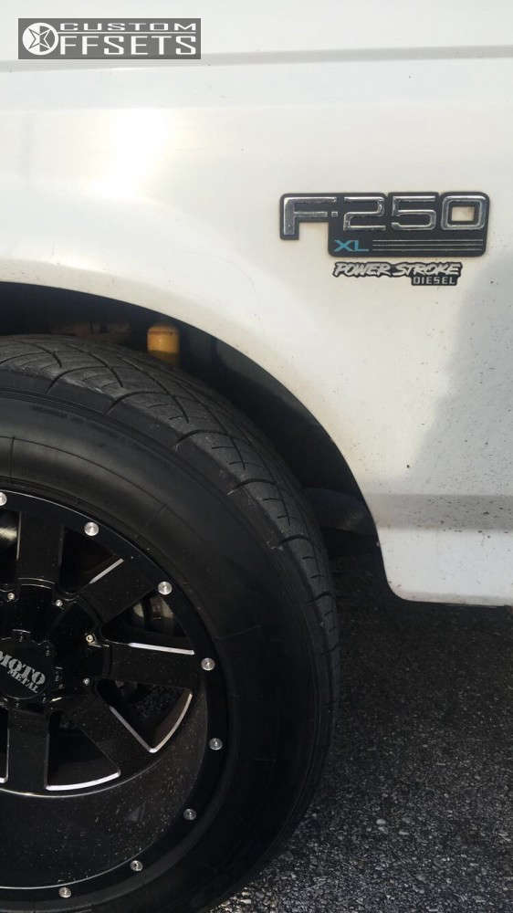 1995 Ford F-250 with 20x12 -44 Moto Metal Mo962 and 305/50R20 Nitto ...