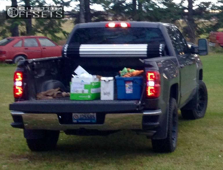 2015 Chevrolet Silverado 1500 with 20x9 0 XD Misfit and 275/55R20 ...