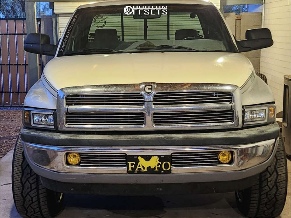 1997 Dodge Ram 2500 with 20x12 -44 KG1 Forged H8ter and 305/50R20 Nitto ...