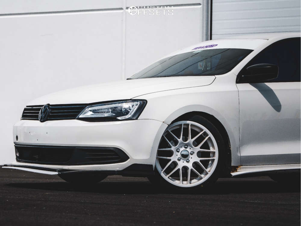 2013 Volkswagen Jetta with 18x8.5 35 VMR V703 and 225/40R18 Dynamo ...