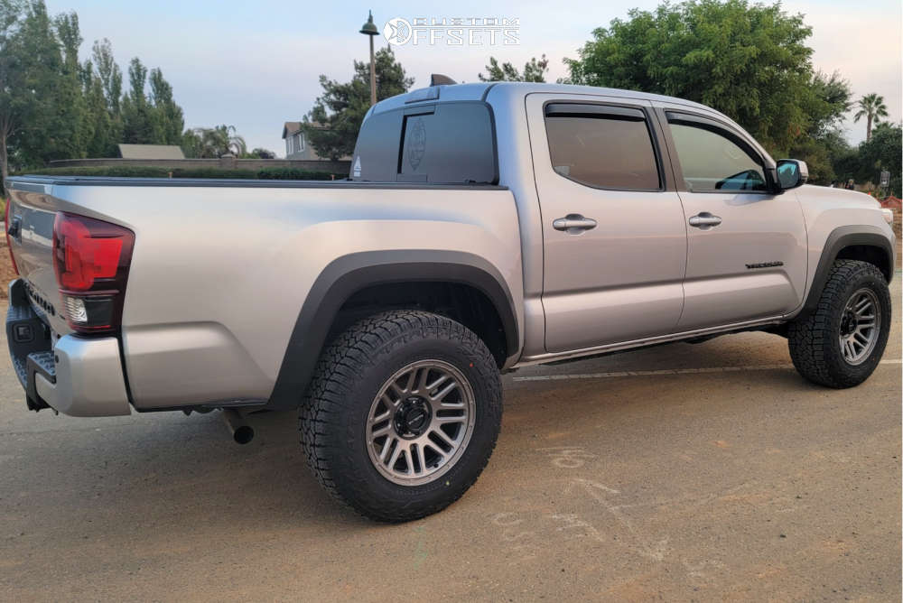 2021 Toyota Tacoma with 18x9 -12 Raceline Outlander and 265/70R18 ...