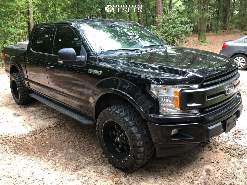 2019 Ford F-150 with 20x10 -24 Moto Metal MO970 and 33/12.5R20 ...