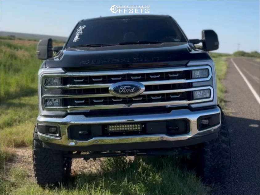 2024 Ford F-250 Super Duty with 22x10 -19 TIS 544bm and 37/13.5R22 ...