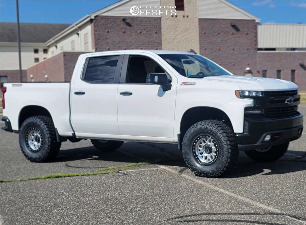 2022 Chevrolet Silverado 1500 LTD with 17x9 -12 KMC Km549 and 35/12 ...