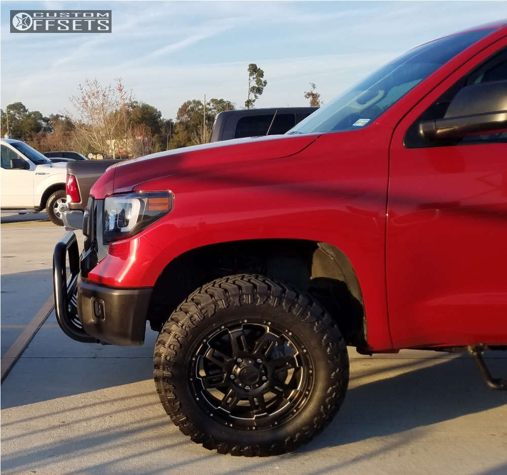 2015 Toyota Tundra with 20x9 18 Ultra Gunner and 35/12.5R20 Atturo ...