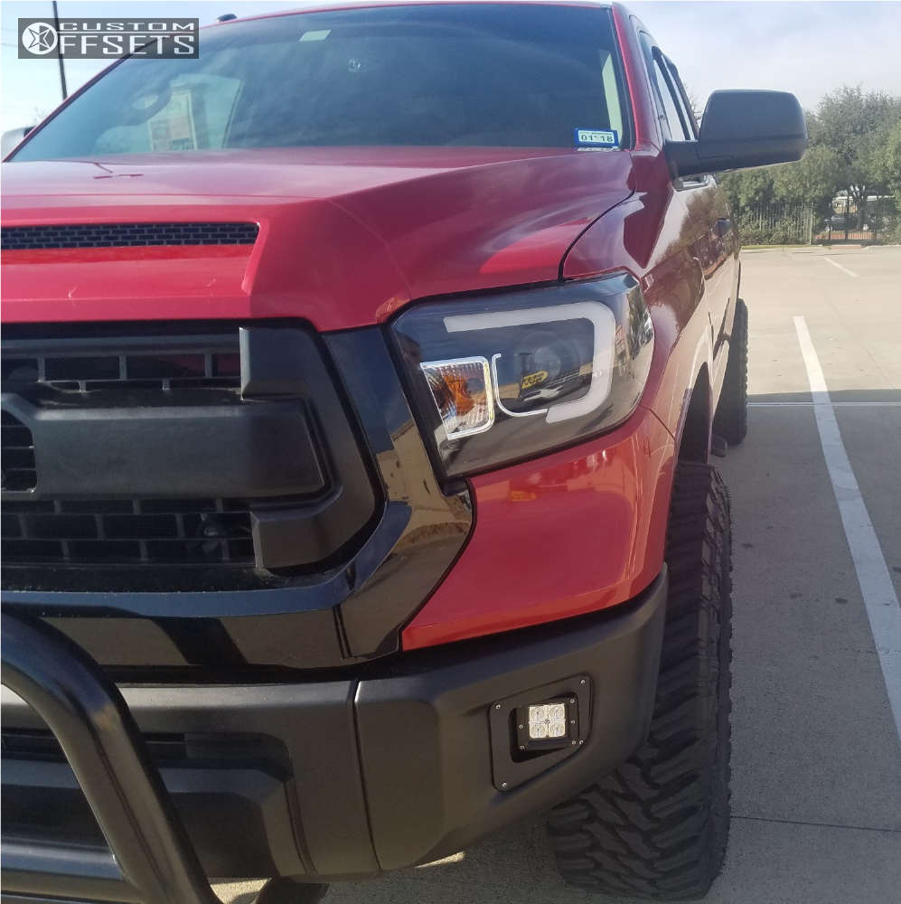 2015 Toyota Tundra with 20x9 18 Ultra Gunner and 35/12.5R20 Atturo ...
