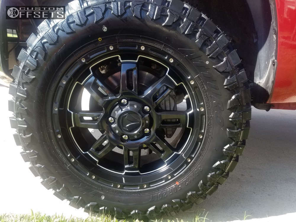 2015 Toyota Tundra with 20x9 18 Ultra Gunner and 35/12.5R20 Atturo ...