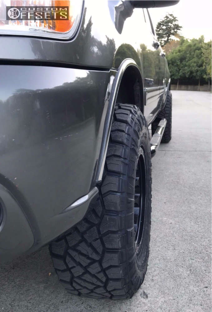 2006 Toyota Tundra with 17x9 -12 Fuel Vector and 285/70R17 Nitto Ridge ...