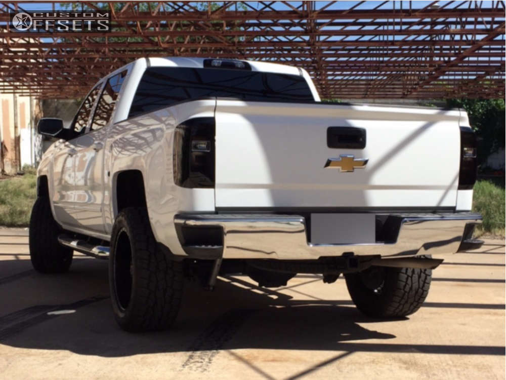2015 Chevrolet Silverado 1500 with 20x10 -25 TIS 539B and 305/50R20 ...