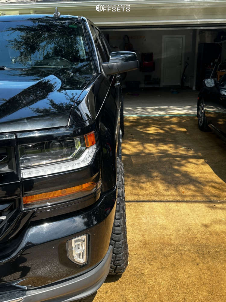 2018 Chevrolet Silverado 1500 with 18x9 -12 Method Mr305 and 285/65R18 ...