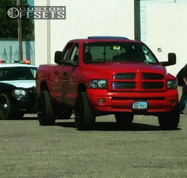 2005 Dodge Ram 1500 with 20x12 -44 Fuel Maverick D537 and 275/65R20 ...