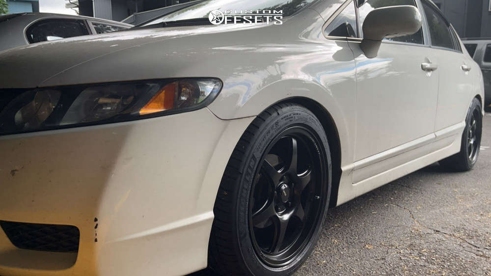 2009 Honda Civic with 17x8 38 Konig Hexaform and 225/45R17 Michelin ...