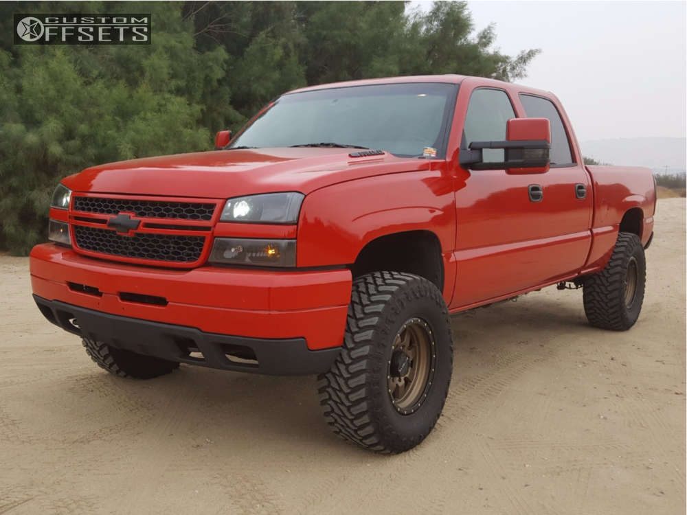 2004 Chevrolet Silverado 2500 HD with 17x9 -12 Raceline Defender and 35 ...