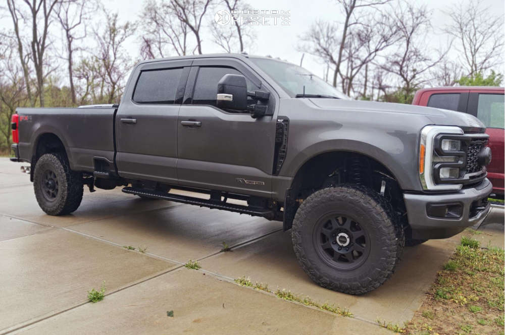 2023 Ford F-350 Super Duty with 18x9 18 Method Mr701 Hd and 37/12.5R18 ...