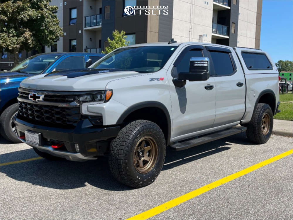 2024 Chevrolet Silverado 1500 with 17x9 -12 Fuel Shok and 285/75R17 ...