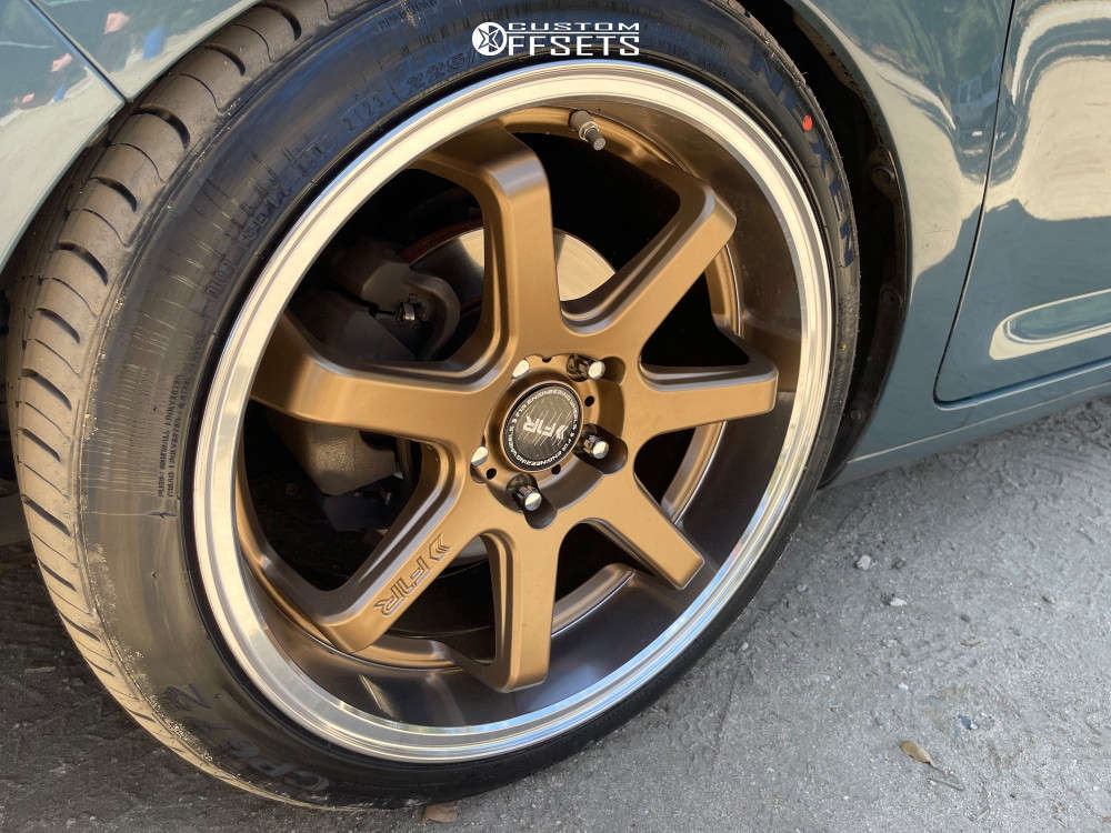 2009 Scion XB with 18x8.5 38 F1R Fc7 and 225/40R18 Nexen Cp672 and ...