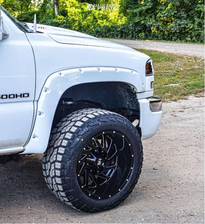 2005 GMC Sierra 2500 HD with 20x12 -44 Hardrock Crusher and 33/12.5R20 ...